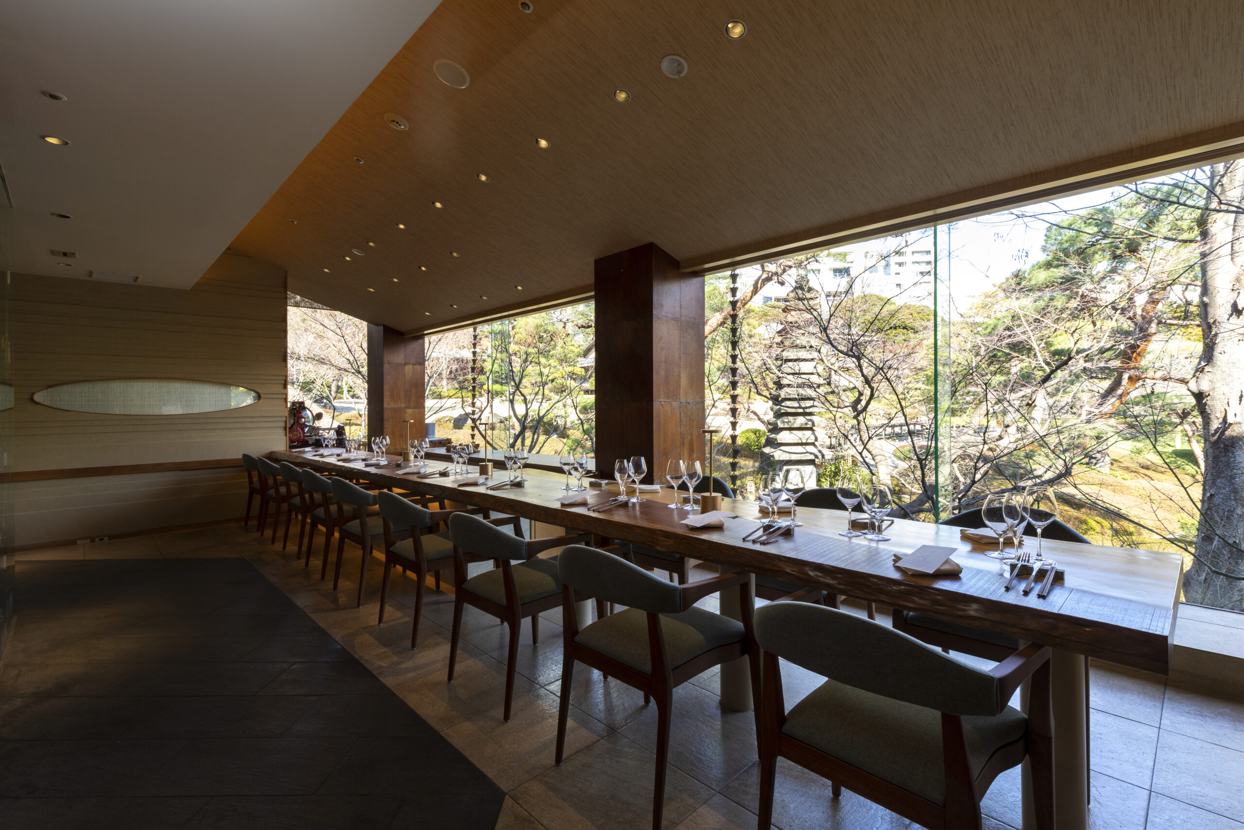 八芳園「ENJYU」でルイ・ジャド珠玉のラインナップをディナーで味わう - whynot?でセレンディピティな出会いを