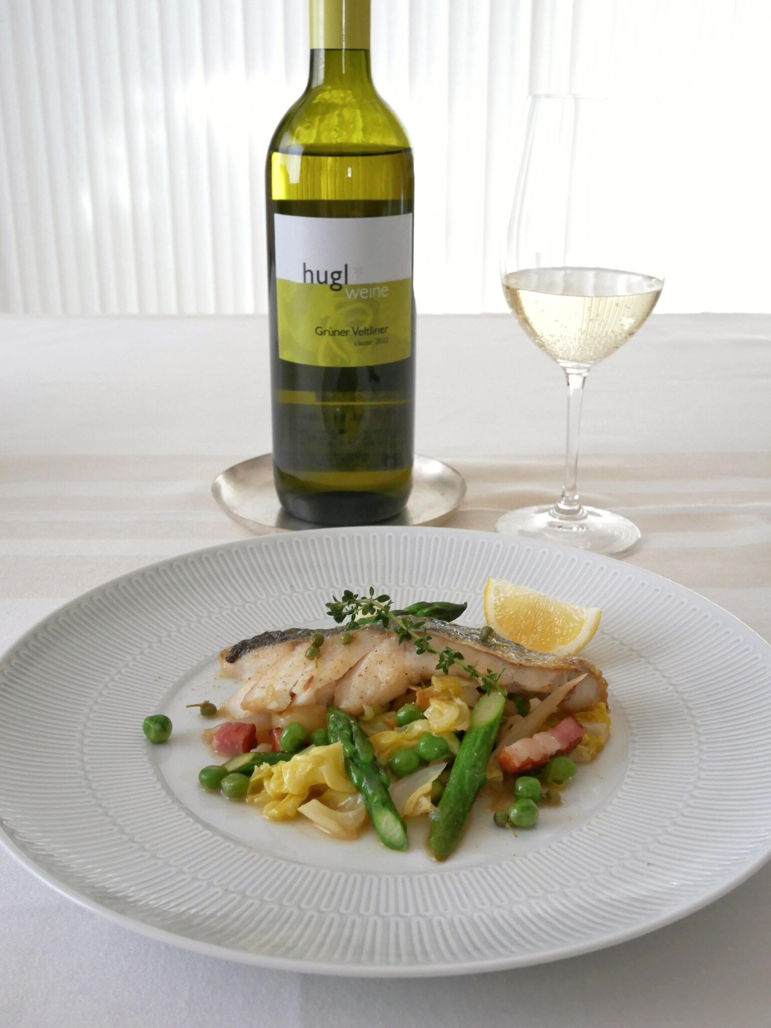 ワインに合う簡単レシピVol.40 オーストリアのグリューナー・ヴェルトリーナーに合わせるのは「白身魚と春野菜のワイン蒸し 実山椒風味」 - whynot?でセレンディピティな出会いを