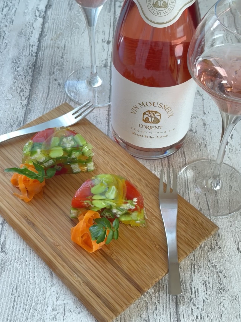 ワインに合う簡単レシピVol.44 カラフルな夏野菜にヴァン・ムスーのロゼ！ - whynot?でセレンディピティな出会いを